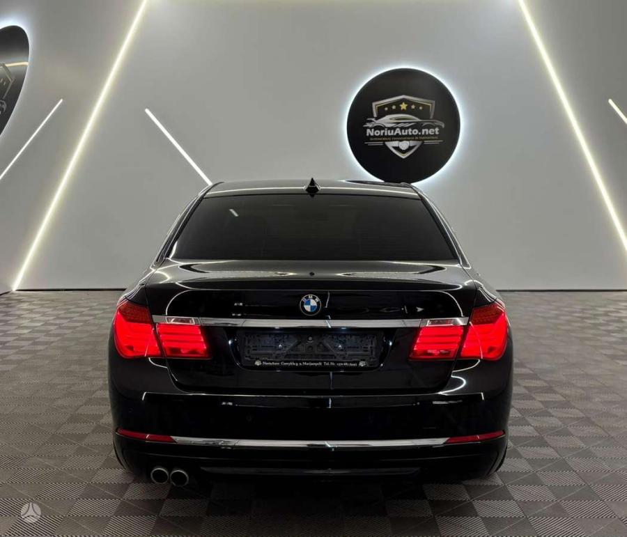 Melns BMW 730 2012 Marijampole, ar dzinēja tilpumu 2.99 L un nobraukumu 270 tūkst. km par 10999 €, foto 33 vietnē AUTOMOTO.COM.LV