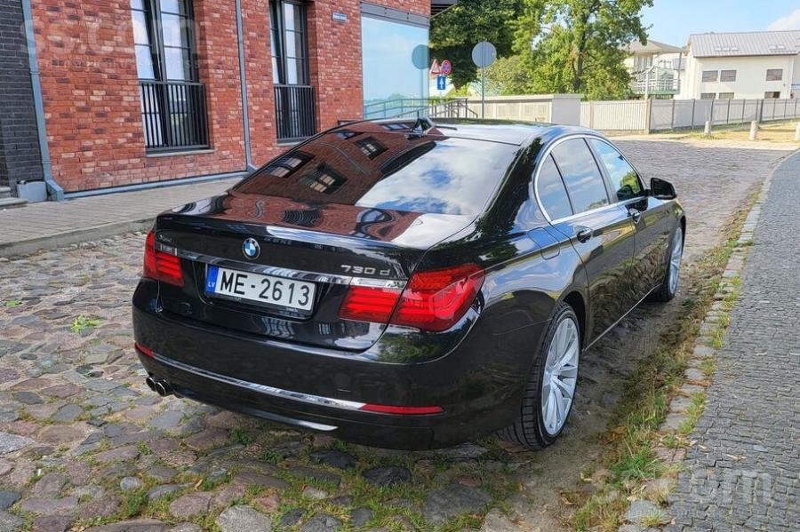 Black BMW 730 2012 in Riga, with an engine capacity of 3.00 L and mileage of 162 thousand km for 16000 €, photo 3 on AUTOMOTO.COM.LV