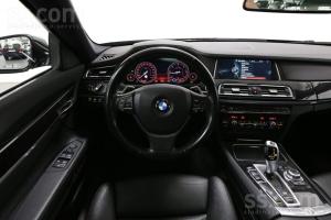 Black BMW 730 2012 in Riga, with an engine capacity of 3.00 L and mileage of 162 thousand km for 16000 €, photo 8 on AUTOMOTO.COM.LV