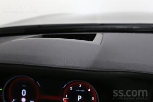 Black BMW 730 2012 in Riga, with an engine capacity of 3.00 L and mileage of 162 thousand km for 16000 €, photo 9 on AUTOMOTO.COM.LV