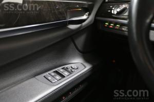 Black BMW 730 2012 in Riga, with an engine capacity of 3.00 L and mileage of 162 thousand km for 16000 €, photo 10 on AUTOMOTO.COM.LV