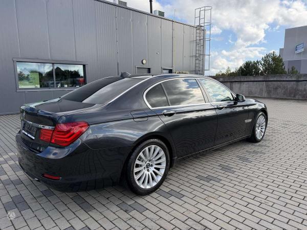 BMW 730 2012 Šauļi vietnē Melns BMW 730 2012 Šauļi, ar dzinēja tilpumu 3.00 L un nobraukumu 334 tūkst. km par 10900 €, foto 3 vietnē AUTOMOTO.COM.LV