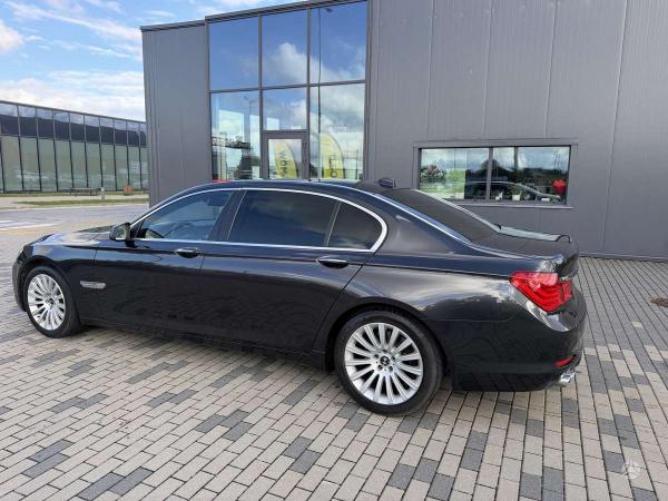 BMW 730 2012 Šauļi vietnē Melns BMW 730 2012 Šauļi, ar dzinēja tilpumu 3.00 L un nobraukumu 334 tūkst. km par 10900 €, foto 8 vietnē AUTOMOTO.COM.LV
