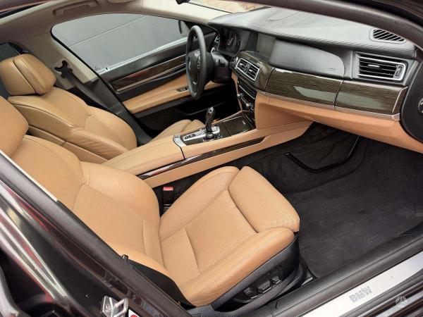 BMW 730 2012 Šauļi vietnē Melns BMW 730 2012 Šauļi, ar dzinēja tilpumu 3.00 L un nobraukumu 334 tūkst. km par 10900 €, foto 10 vietnē AUTOMOTO.COM.LV
