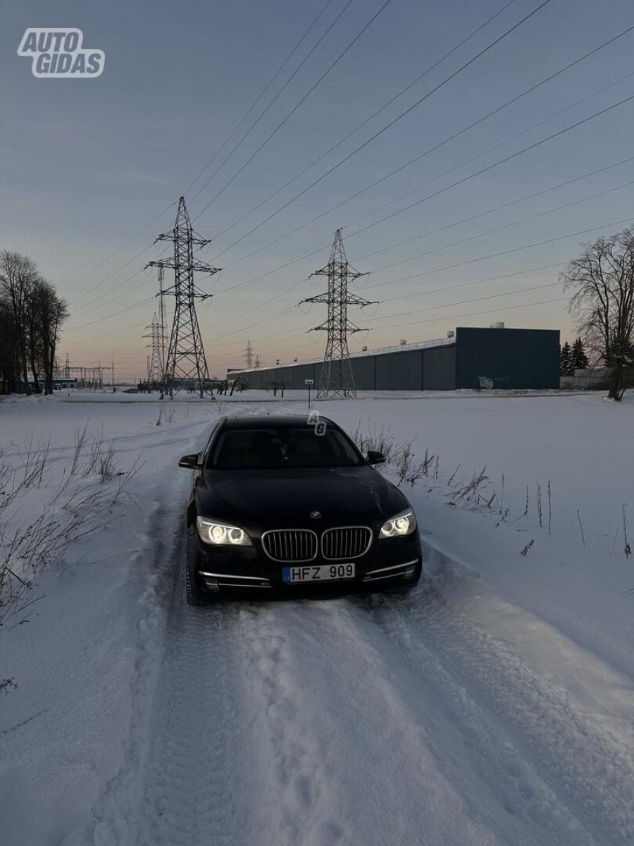 Black BMW 730 2013 in Vilnius, with an engine capacity of 3.00 L and mileage of 292 thousand km for 14000 €, photo 1 on AUTOMOTO.COM.LV