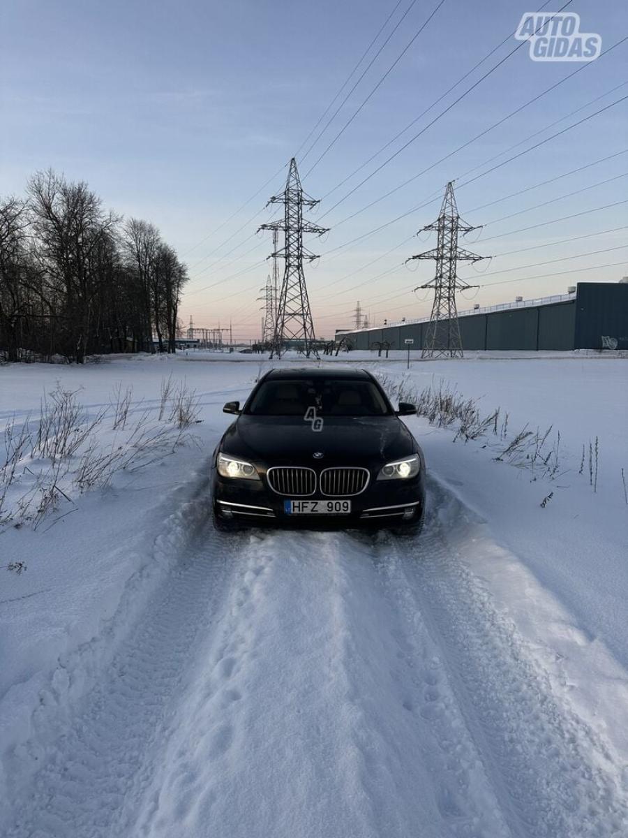 Black BMW 730 2013 in Vilnius, with an engine capacity of 3.00 L and mileage of 292 thousand km for 14000 €, photo 2 on AUTOMOTO.COM.LV