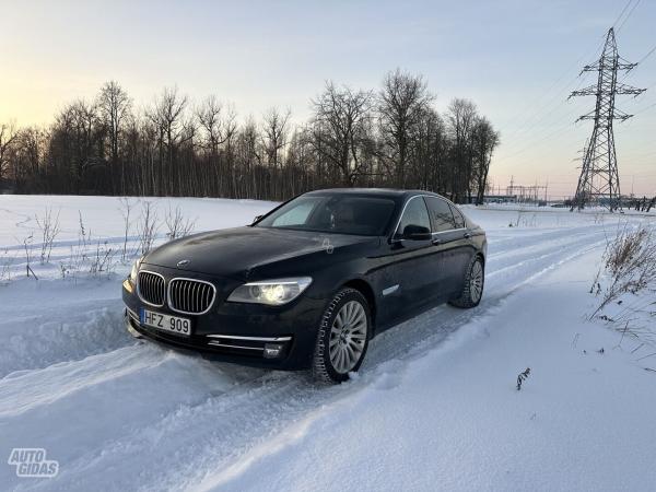 Melns BMW 730 2013 Viļņa, ar dzinēja tilpumu 3.00 L un nobraukumu 292 tūkst. km par 14000 €, foto 3 vietnē AUTOMOTO.COM.LV