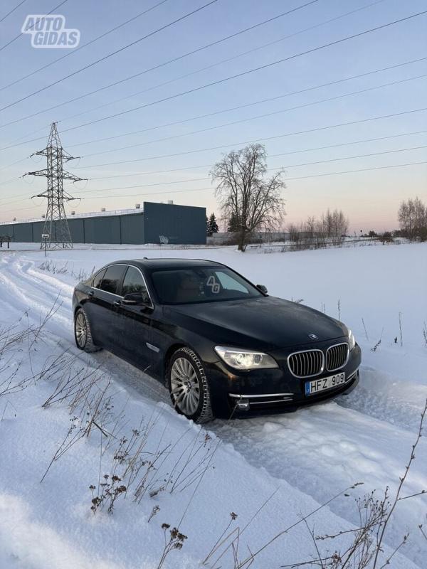 Melns BMW 730 2013 Viļņa, ar dzinēja tilpumu 3.00 L un nobraukumu 292 tūkst. km par 14000 €, foto 4 vietnē AUTOMOTO.COM.LV