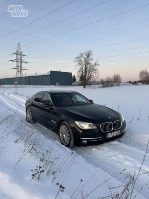 Black BMW 730 2013 in Vilnius, with an engine capacity of 3.00 L and mileage of 292 thousand km for 14000 €, photo 4 on AUTOMOTO.COM.LV