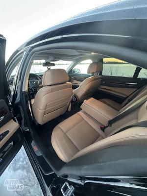 Black BMW 730 2013 in Vilnius, with an engine capacity of 3.00 L and mileage of 292 thousand km for 14000 €, photo 14 on AUTOMOTO.COM.LV