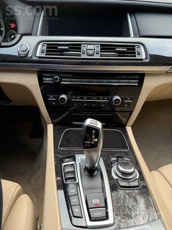 Melns BMW 730 2013 Aizkraukle, ar dzinēja tilpumu 3.00 L un nobraukumu 180 tūkst. km par 16970 €, foto 8 vietnē AUTOMOTO.COM.LV