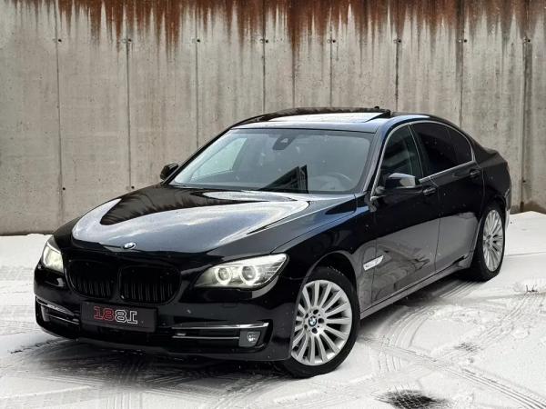 Black BMW 730 2013 in Riga, with an engine capacity of 3.00 L and mileage of 250 thousand km for 100 €, photo 1 on AUTOMOTO.COM.LV