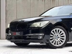 Black BMW 730 2013 in Riga, with an engine capacity of 3.00 L and mileage of 250 thousand km for 100 €, photo 5 on AUTOMOTO.COM.LV