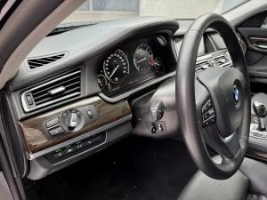 Black BMW 730 2013 in Riga, with an engine capacity of 3.00 L and mileage of 250 thousand km for 100 €, photo 7 on AUTOMOTO.COM.LV
