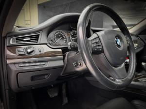 Melns BMW 730 2013 Rīga, ar dzinēja tilpumu 3.00 L un nobraukumu 214 tūkst. km par 17500 €, foto 14 vietnē AUTOMOTO.COM.LV