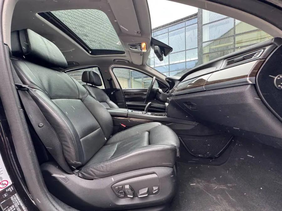 Melns BMW 730 2013 Rīga, ar dzinēja tilpumu 3.00 L un nobraukumu 214 tūkst. km par 17500 €, foto 22 vietnē AUTOMOTO.COM.LV