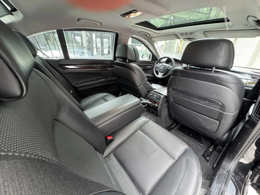 Melns BMW 730 2013 Rīga, ar dzinēja tilpumu 3.00 L un nobraukumu 214 tūkst. km par 17500 €, foto 24 vietnē AUTOMOTO.COM.LV