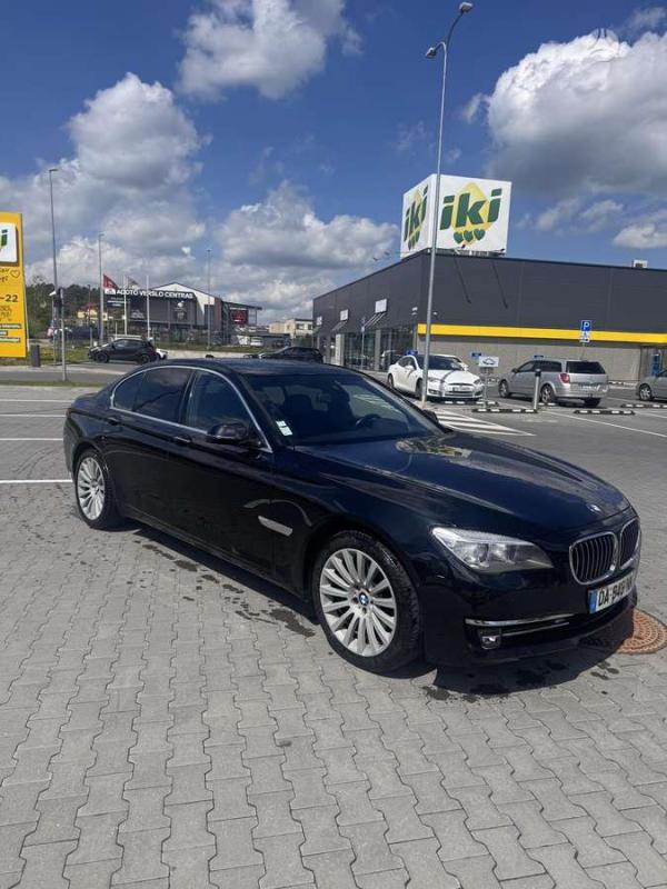 Melns BMW 730 2013 Kauņa, ar dzinēja tilpumu 2.99 L un nobraukumu 300 tūkst. km par 10950 €, foto 3 vietnē AUTOMOTO.COM.LV