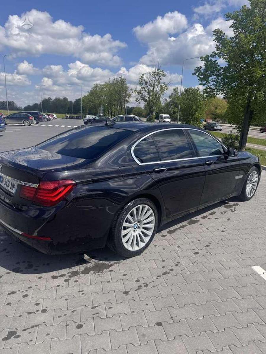 Melns BMW 730 2013 Kauņa, ar dzinēja tilpumu 2.99 L un nobraukumu 300 tūkst. km par 10950 €, foto 6 vietnē AUTOMOTO.COM.LV