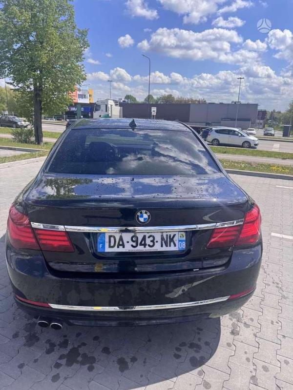 Black BMW 730 2013 in Kaunas, with an engine capacity of 2.99 L and mileage of 300 thousand km for 10950 €, photo 6 on AUTOMOTO.COM.LV