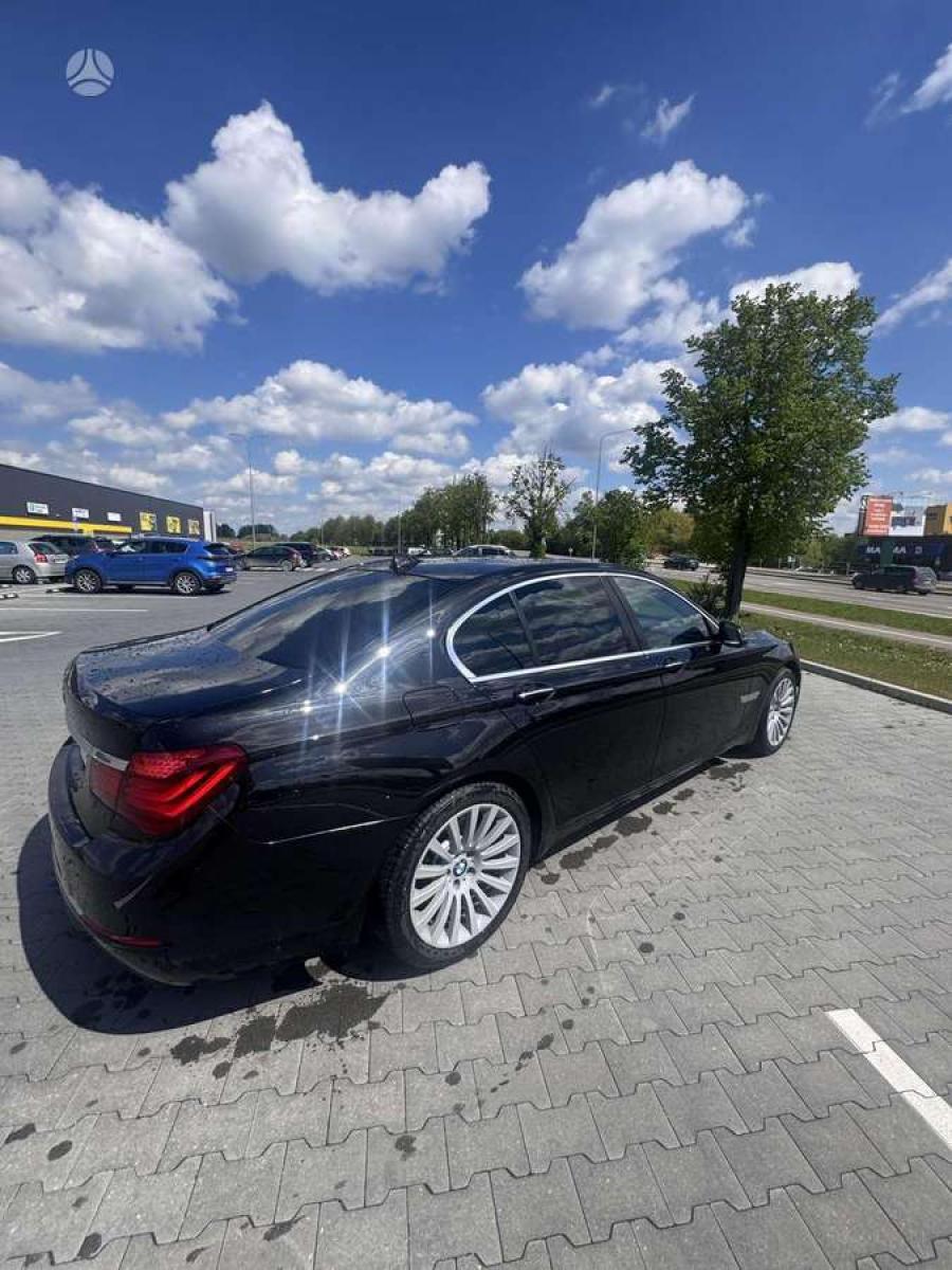 Melns BMW 730 2013 Kauņa, ar dzinēja tilpumu 2.99 L un nobraukumu 300 tūkst. km par 10950 €, foto 13 vietnē AUTOMOTO.COM.LV