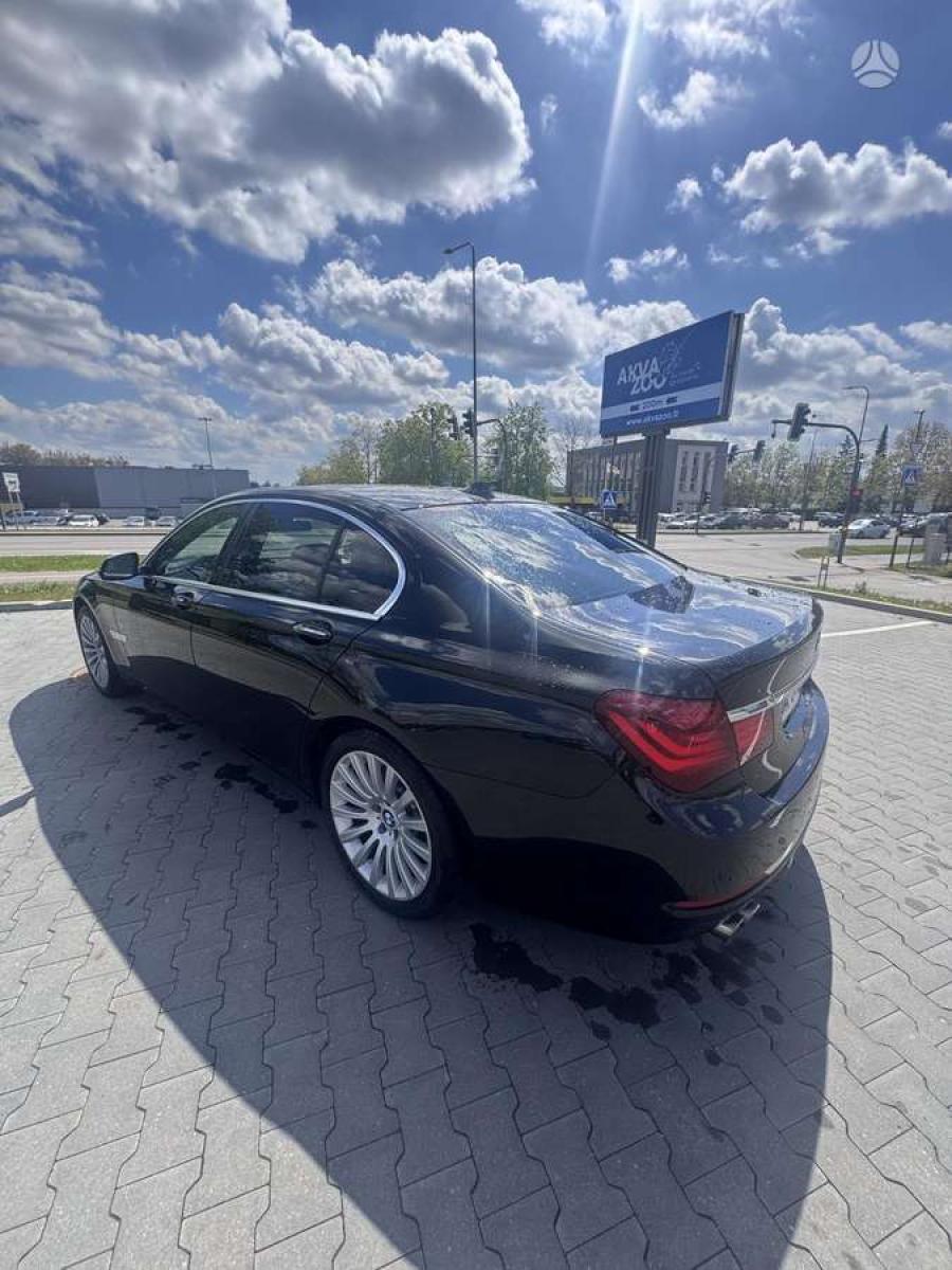 Melns BMW 730 2013 Kauņa, ar dzinēja tilpumu 2.99 L un nobraukumu 300 tūkst. km par 10950 €, foto 14 vietnē AUTOMOTO.COM.LV