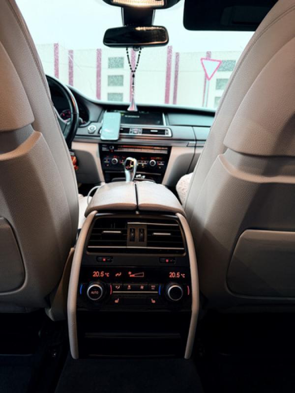 Black BMW 730 2013 in Tallinn, with an engine capacity of 3.00 L and mileage of 227 thousand km for 15800 €, photo 7 on AUTOMOTO.COM.LV