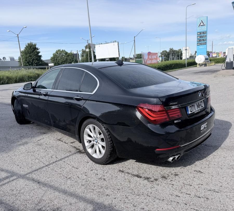 Black BMW 730 2013 in Tallinn, with an engine capacity of 3.00 L and mileage of 227 thousand km for 15800 €, photo 13 on AUTOMOTO.COM.LV
