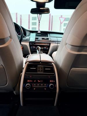 Black BMW 730 2013 in Tallinn, with an engine capacity of 3.00 L and mileage of 227 thousand km for 15800 €, photo 16 on AUTOMOTO.COM.LV