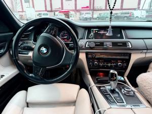 Black BMW 730 2013 in Tallinn, with an engine capacity of 3.00 L and mileage of 227 thousand km for 15800 €, photo 17 on AUTOMOTO.COM.LV