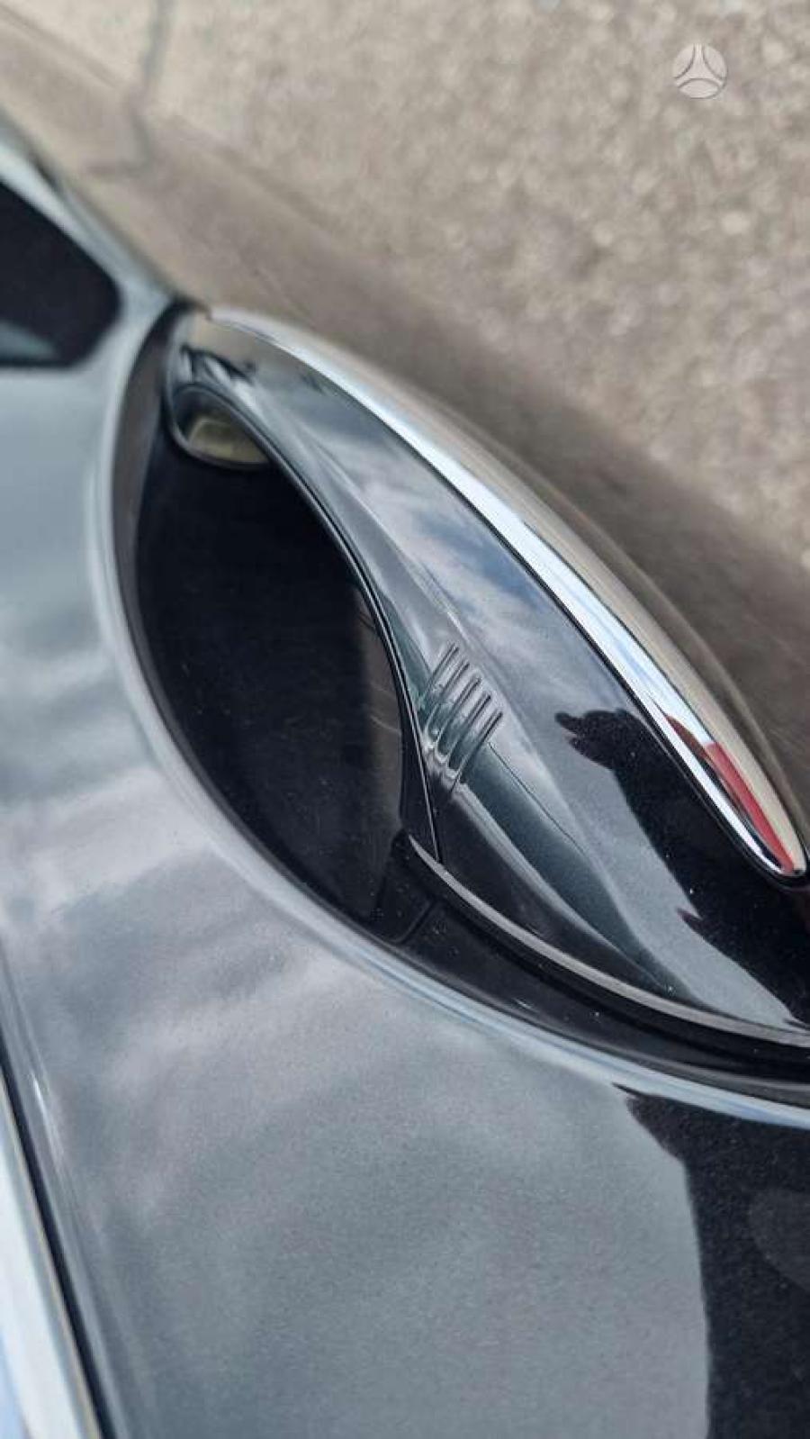 Black BMW 730 2013 in Kaunas, with an engine capacity of 2.99 L and mileage of 286 thousand km for 13450 €, photo 8 on AUTOMOTO.COM.LV