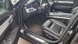 Black BMW 730 2013 in Kaunas, with an engine capacity of 2.99 L and mileage of 286 thousand km for 13450 €, photo 11 on AUTOMOTO.COM.LV
