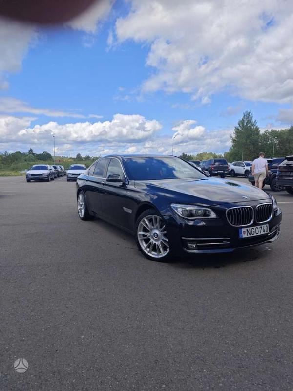 Black BMW 730 2013 in Vilnius, with an engine capacity of 3.99 L and mileage of 315 thousand km for 14500 €, photo 1 on AUTOMOTO.COM.LV