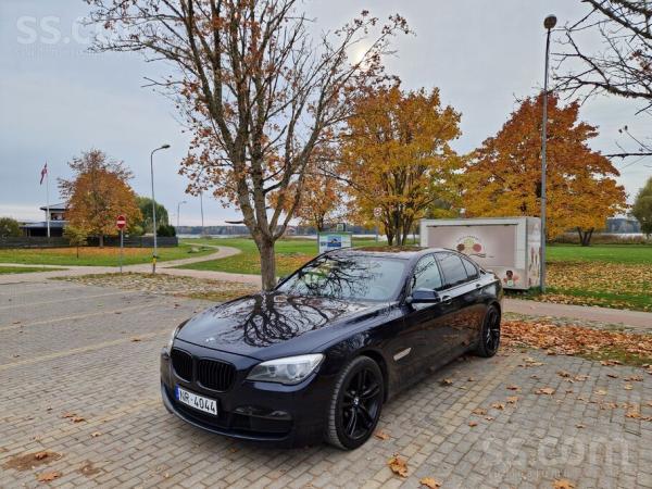 Melns BMW 730 2013 Ogre, ar dzinēja tilpumu 3.00 L un nobraukumu 259 tūkst. km par 12400 €, foto 1 vietnē AUTOMOTO.COM.LV
