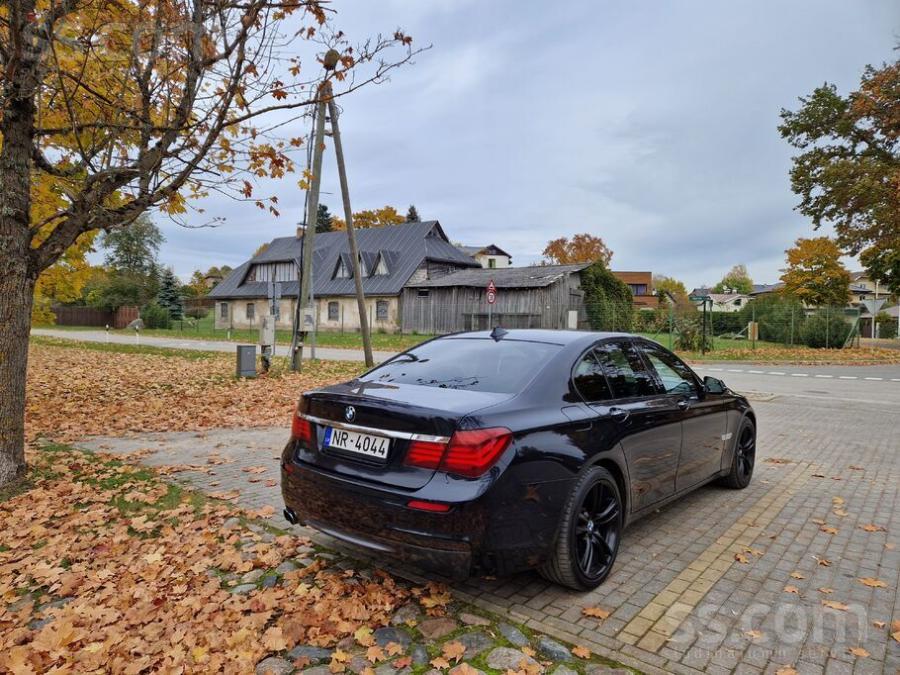 Melns BMW 730 2013 Ogre, ar dzinēja tilpumu 3.00 L un nobraukumu 259 tūkst. km par 12400 €, foto 7 vietnē AUTOMOTO.COM.LV