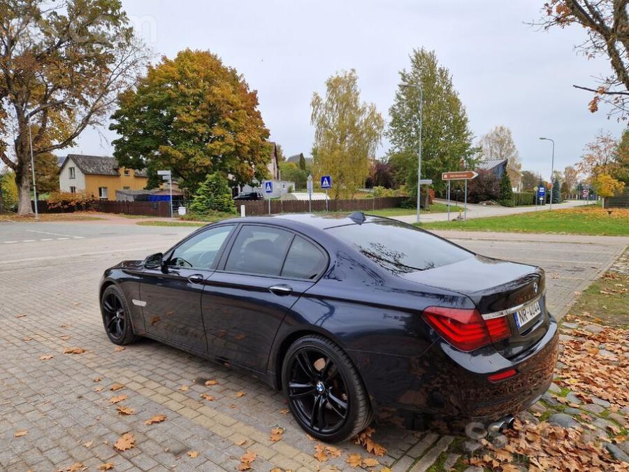 Melns BMW 730 2013 Ogre, ar dzinēja tilpumu 3.00 L un nobraukumu 259 tūkst. km par 12400 €, foto 9 vietnē AUTOMOTO.COM.LV