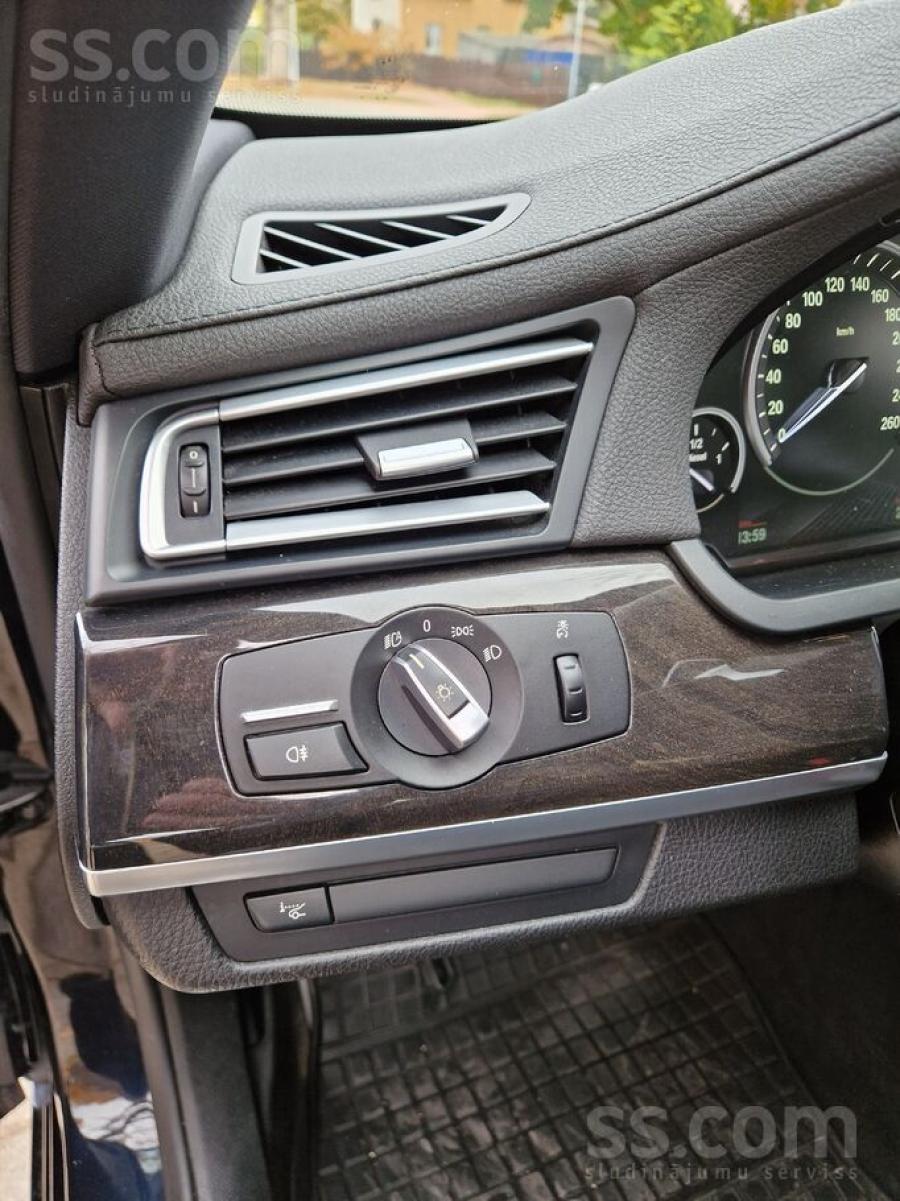 Melns BMW 730 2013 Ogre, ar dzinēja tilpumu 3.00 L un nobraukumu 259 tūkst. km par 12400 €, foto 17 vietnē AUTOMOTO.COM.LV