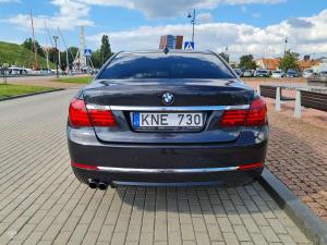 Black BMW 730 2013 in Klaipeda, with an engine capacity of 2.99 L and mileage of 266 thousand km for 13500 €, photo 5 on AUTOMOTO.COM.LV