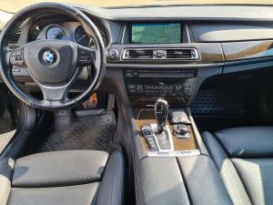 Black BMW 730 2013 in Klaipeda, with an engine capacity of 2.99 L and mileage of 266 thousand km for 13500 €, photo 12 on AUTOMOTO.COM.LV
