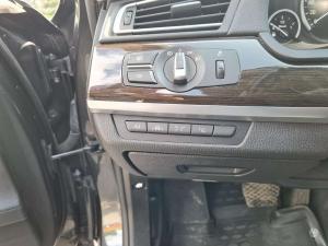 Black BMW 730 2013 in Klaipeda, with an engine capacity of 2.99 L and mileage of 266 thousand km for 13500 €, photo 13 on AUTOMOTO.COM.LV