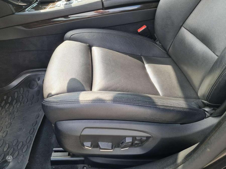 Black BMW 730 2013 in Klaipeda, with an engine capacity of 2.99 L and mileage of 266 thousand km for 13500 €, photo 17 on AUTOMOTO.COM.LV