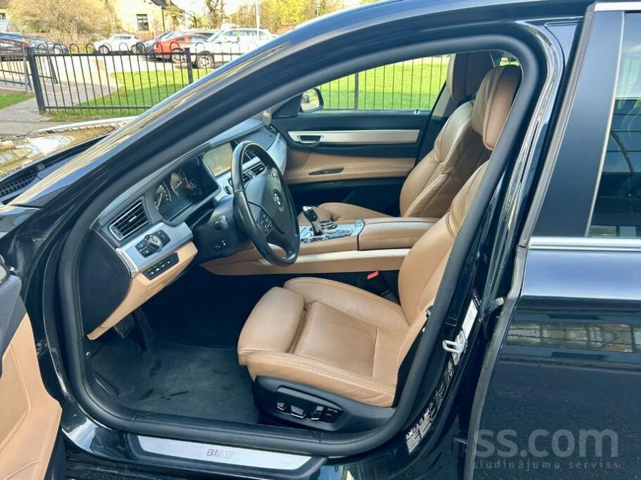 Melns BMW 730 2014 Rīga, ar dzinēja tilpumu 3.00 L un nobraukumu 0 tūkst. km par 14500 €, foto 7 vietnē AUTOMOTO.COM.LV