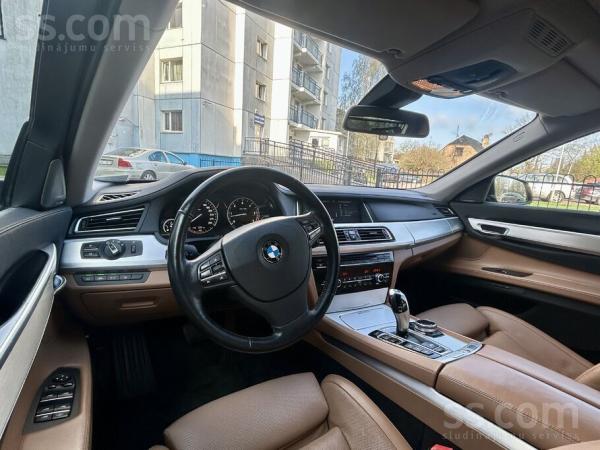 Melns BMW 730 2014 Rīga, ar dzinēja tilpumu 3.00 L un nobraukumu 0 tūkst. km par 14500 €, foto 9 vietnē AUTOMOTO.COM.LV