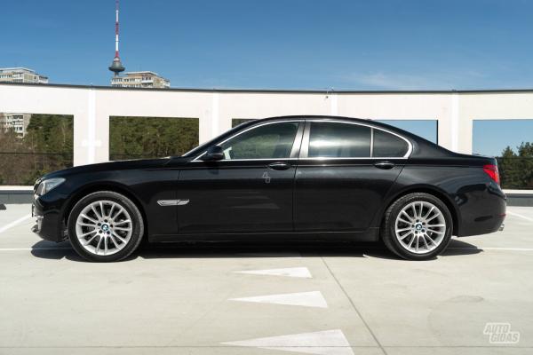 Melns BMW 730 2014 Viļņa, ar dzinēja tilpumu 3.00 L un nobraukumu 214 tūkst. km par 12950 €, foto 7 vietnē AUTOMOTO.COM.LV