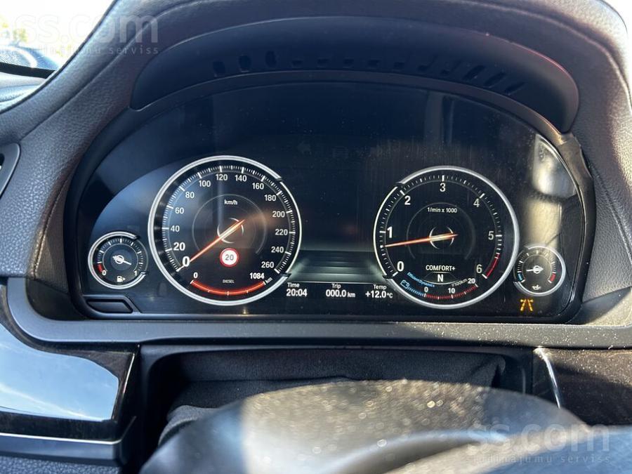 Black BMW 730 2014 in Riga, with an engine capacity of 3.00 L and mileage of 317 thousand km for 13200 €, photo 12 on AUTOMOTO.COM.LV