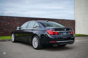 Black BMW 730 2014 in Marijampole, with an engine capacity of 2.99 L and mileage of 294 thousand km for 14950 €, photo 10 on AUTOMOTO.COM.LV