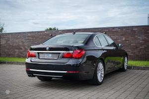 Black BMW 730 2014 in Marijampole, with an engine capacity of 2.99 L and mileage of 294 thousand km for 14950 €, photo 14 on AUTOMOTO.COM.LV