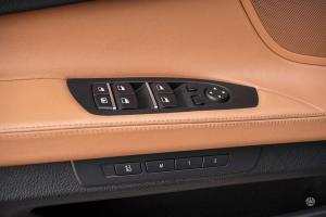 Black BMW 730 2014 in Marijampole, with an engine capacity of 2.99 L and mileage of 294 thousand km for 14950 €, photo 33 on AUTOMOTO.COM.LV