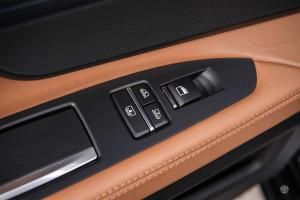 Black BMW 730 2014 in Marijampole, with an engine capacity of 2.99 L and mileage of 294 thousand km for 14950 €, photo 37 on AUTOMOTO.COM.LV