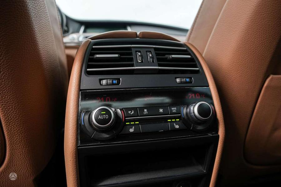 Black BMW 730 2014 in Marijampole, with an engine capacity of 2.99 L and mileage of 294 thousand km for 14950 €, photo 38 on AUTOMOTO.COM.LV